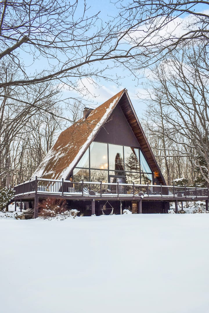 Designer A-frame Cabin • Cedar Hot Tub - Palmerton, PA