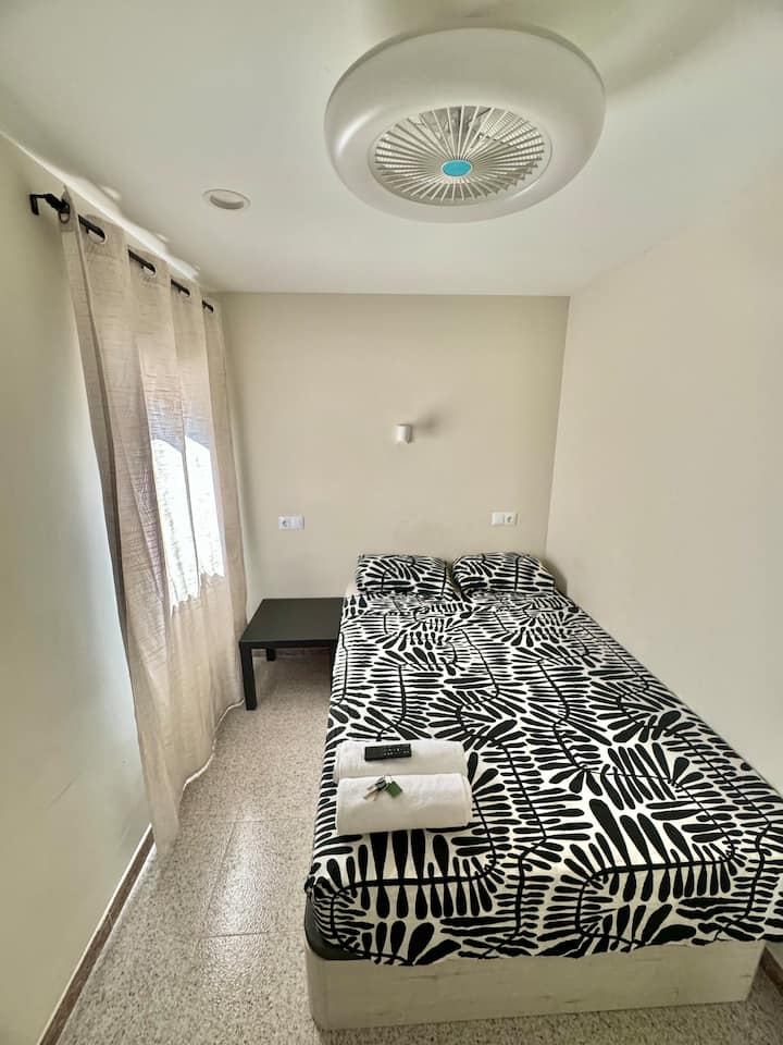 Habitación (Double Bed) A 20’ De Barcelona. - Castelldefels