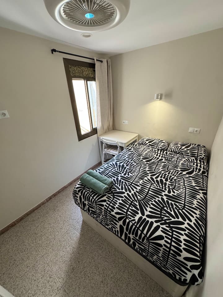 Habitación (Double Bed) A 25’ De Barcelona. - Casteldefels