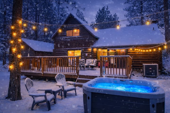 Remodeled Sisters Cabin - Hot Tub - Dog Friendly! - Oregon