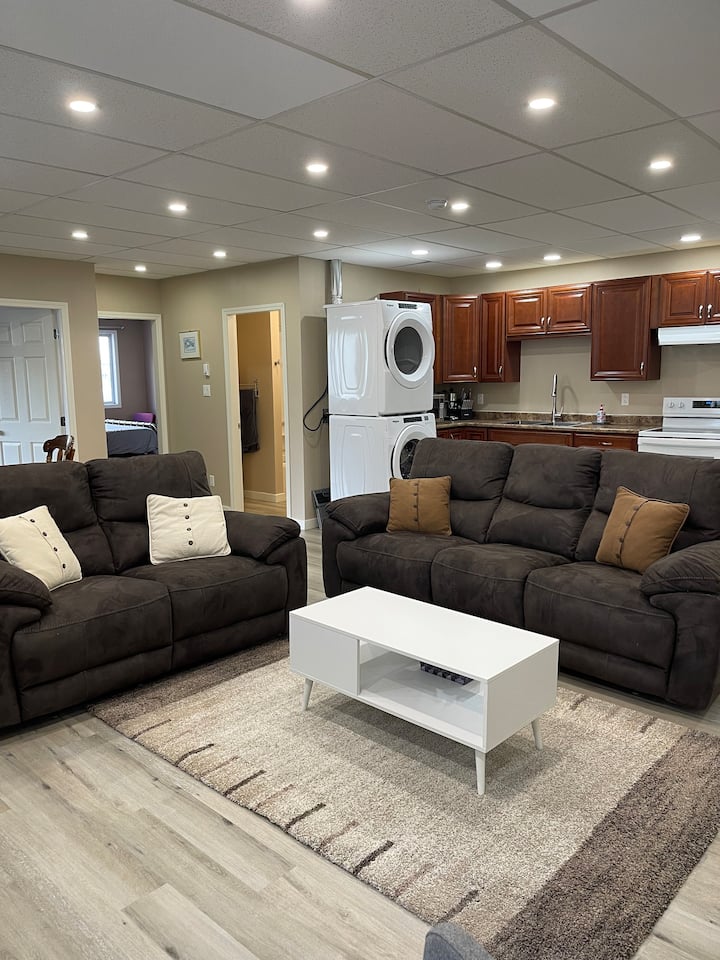 Large Brand New 2 Bedroom Downtown Apt, Unit A - Prince Rupert