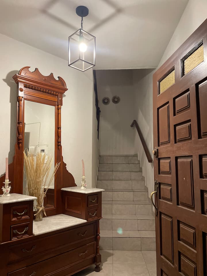 Bellísima Casa Colonial Centro-poliforum/facturo - León