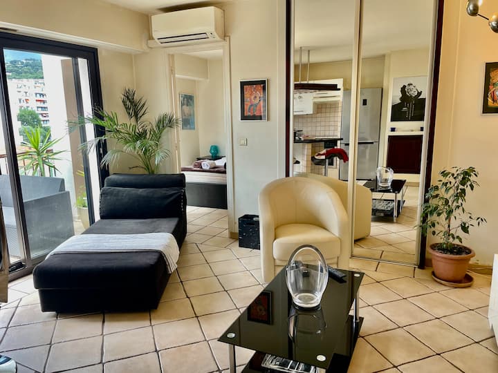 Appart  F2  Au 5eme Dernier éTage - Cannes