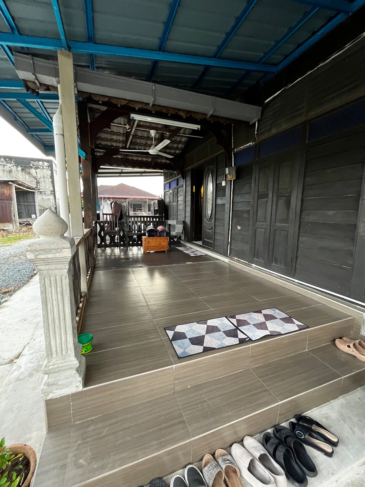 Homestay Bonda, Guar Chempedak - Houses for Rent in Kota Sarang Semut ...