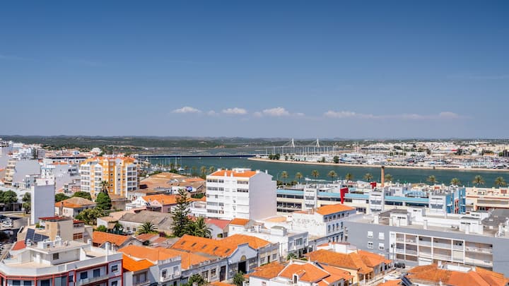 Sunny 3bdr Flat In Portimão By Lovelystay - Portimão