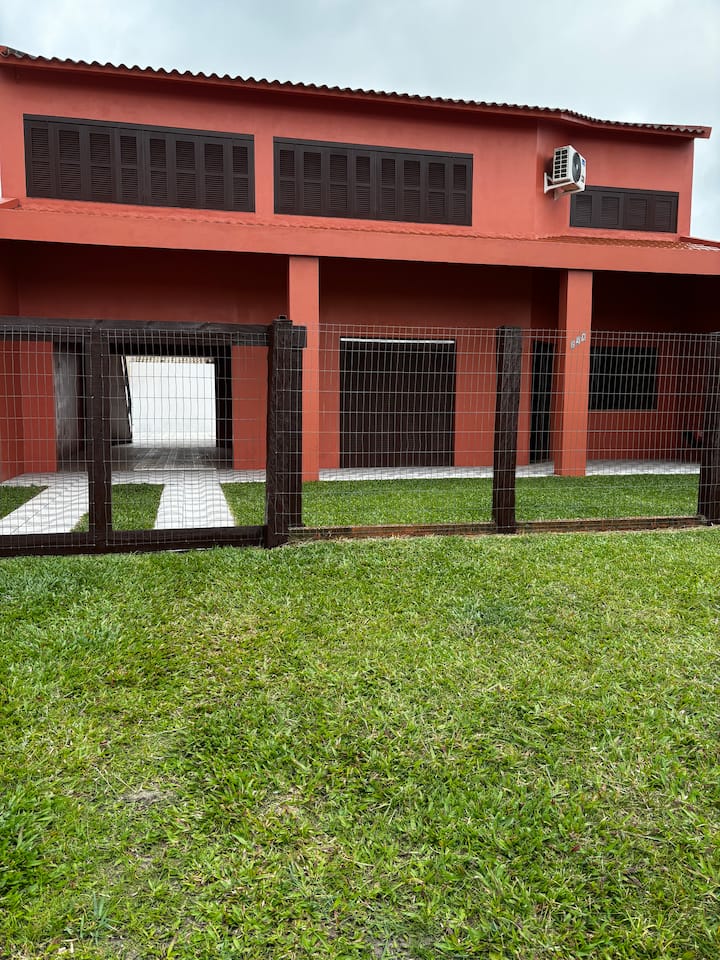 3 Quartos (1 Suíte), 2 Com Ar Cond. E Piscina 7m - Rio Grande