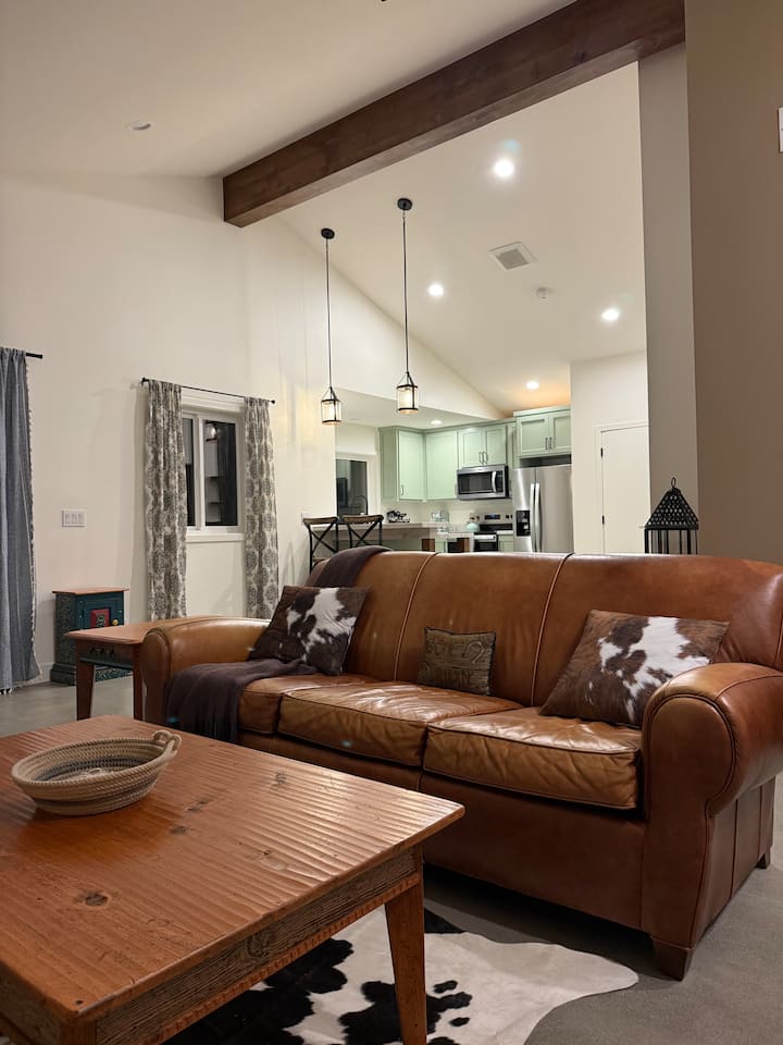 Brand New, Beautiful Ranch Guest House - Simi Valley