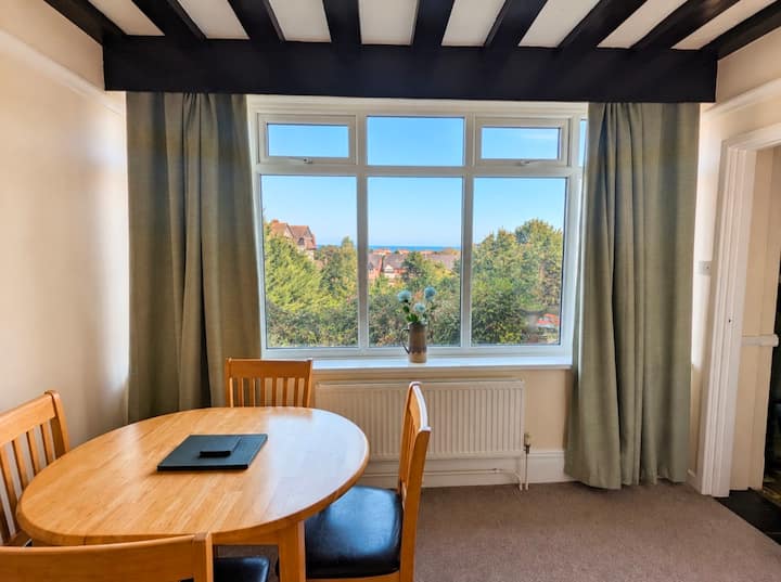 Sea View Sheringham Apartment - Sheringham
