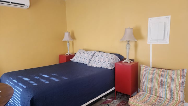 Historic Cool Spring Studio | Modern Kitchen/bath - Wilmington, DE