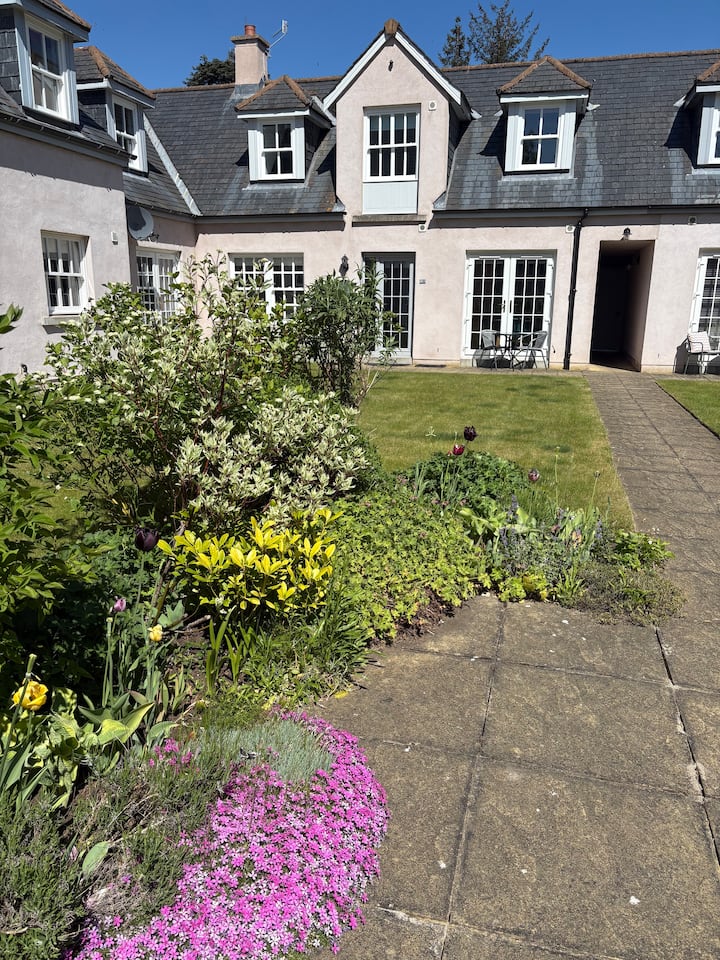 Charming House By The River - Ballater