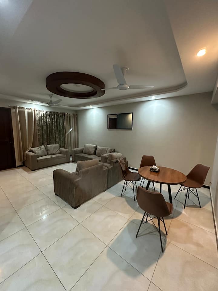 Modern 2br, Clean & Cozy - Islamabad