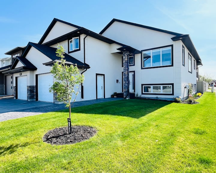 Sunshine On Hastings - Saskatoon