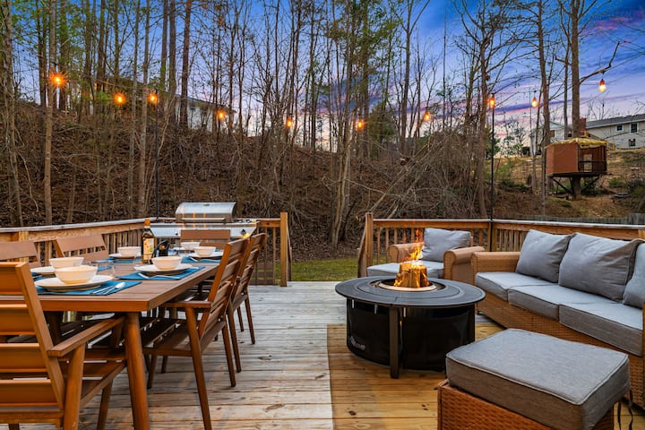 Dog-friendly 4br | 2 Living Rms, 2 Mins To Wagbar - Weaverville, NC