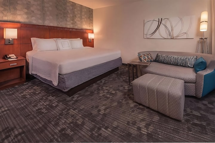 Pet-friendly Unit Near The Capitol! Onsite Parking - Arlington, VA