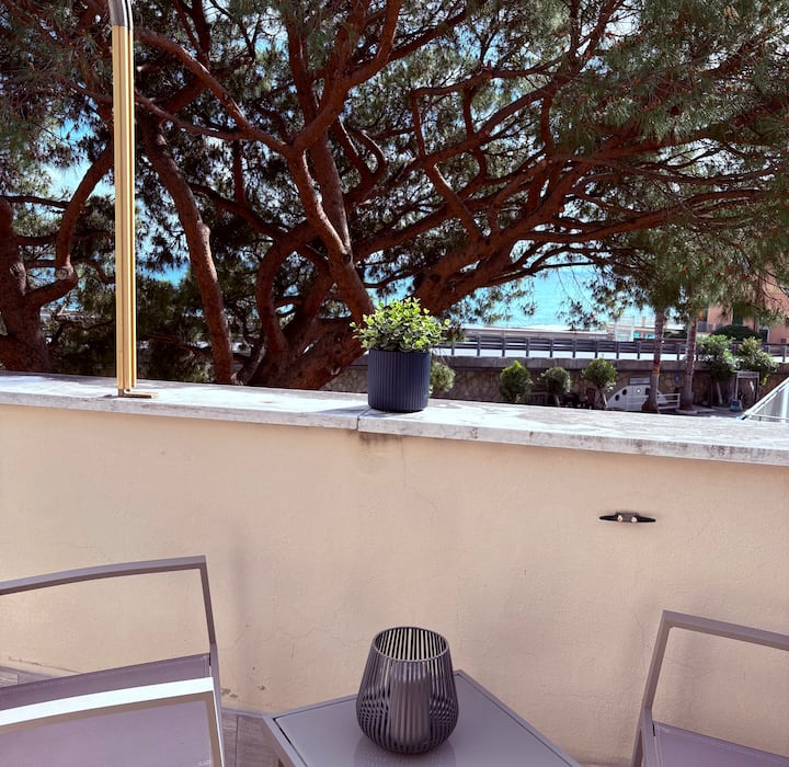 Vista Mare, Sul Lungomare Europa, Box Privato - Varazze