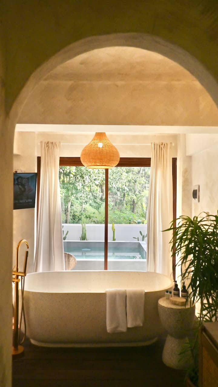 15 Mins Drive To Tagaytay |  Luxury Pool Villa - Dasmariñas