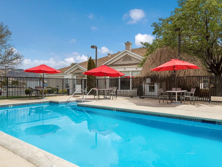 Near National Automobile Museum! Seasonal Pool! - Reno, NV