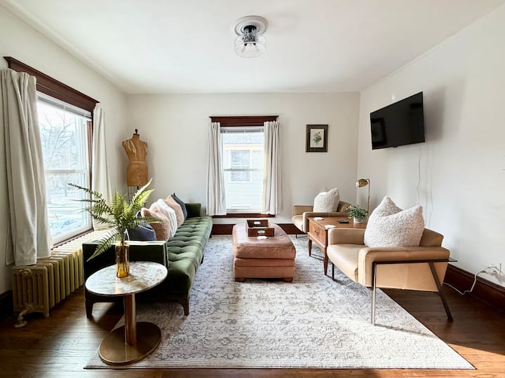 Live Like A Local - 2 Bedroom Apt By Heritage Hill - Grand Rapids, MI