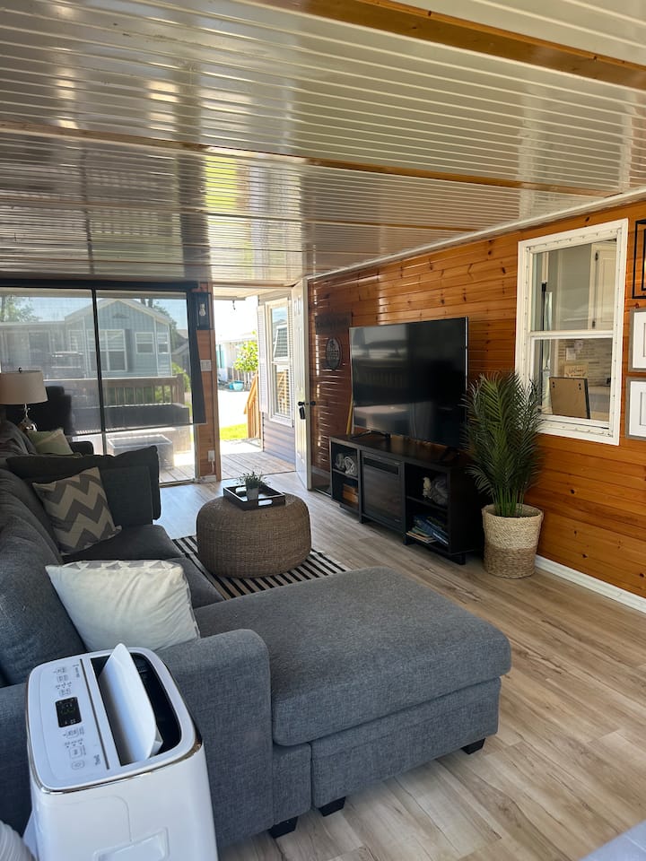 3 New Holland Sherkston Shores - Port Colborne