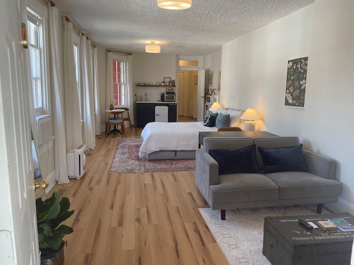 In-law Suite W/ Private Entrance - Richmond, VA