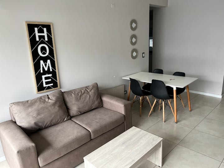 Nuevo Luminoso Y Acogedor Depto. Estacionamiento - Mendoza