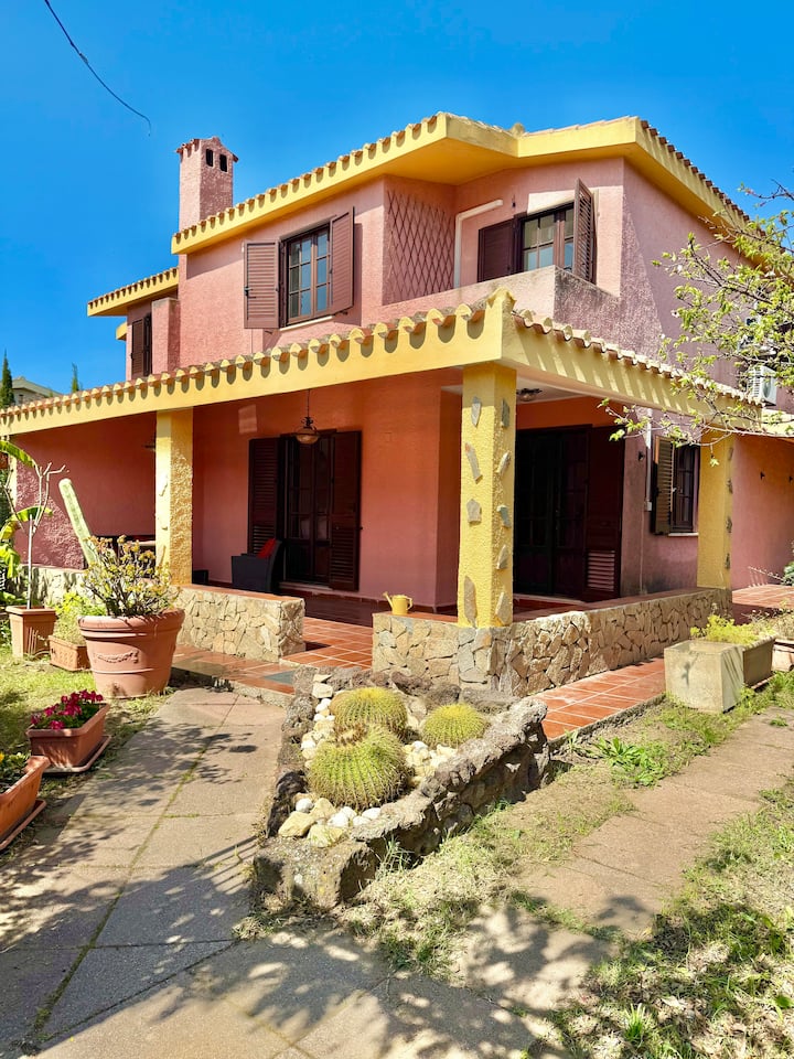 Large 3bdr Villa, Steps To Beach, Parking, Wi-fi - Sardinia