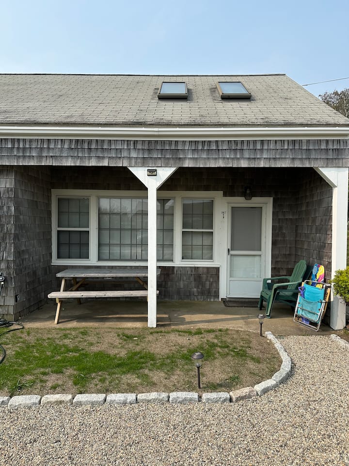 Cozy Beachfront Unit In Harwich - Unit 1 - Capo Cod, MA