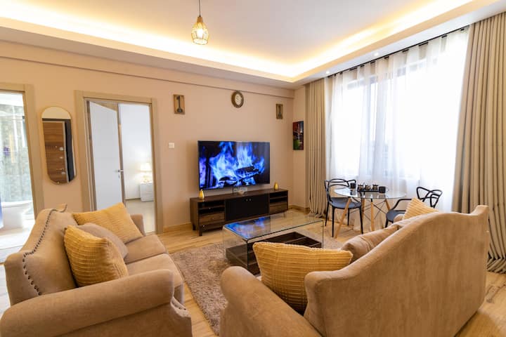 Stylish 1-br Elite Westlands | Pool & City Views - Nairobi