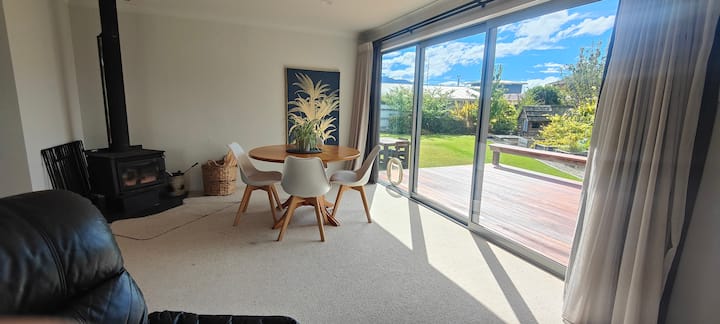 Centrally Located Holiday Home. - Te Anau
