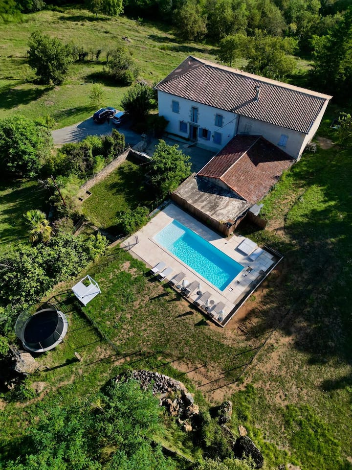 Grande Maison Au Cœur D'un Parc De 2 Hectares - France