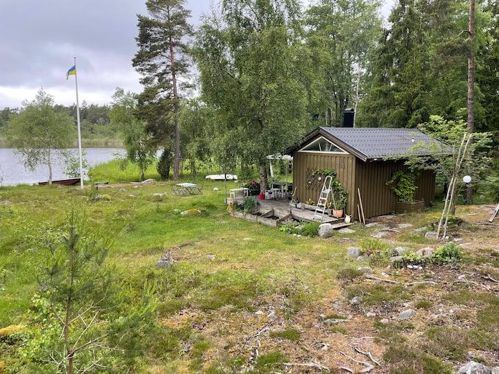 Enklare Stuga Med Toalett, Dusch Vid Insjö - Sandhamn