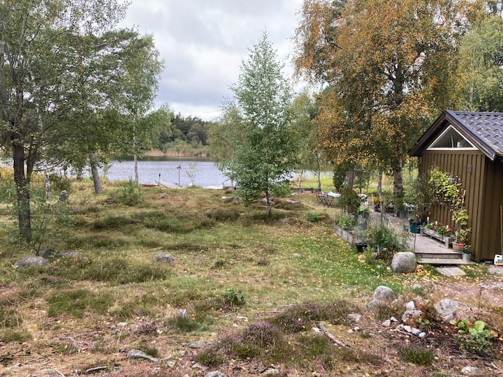 Enklare Stuga Med Toalett, Dusch Vid Insjö - Sandhamn