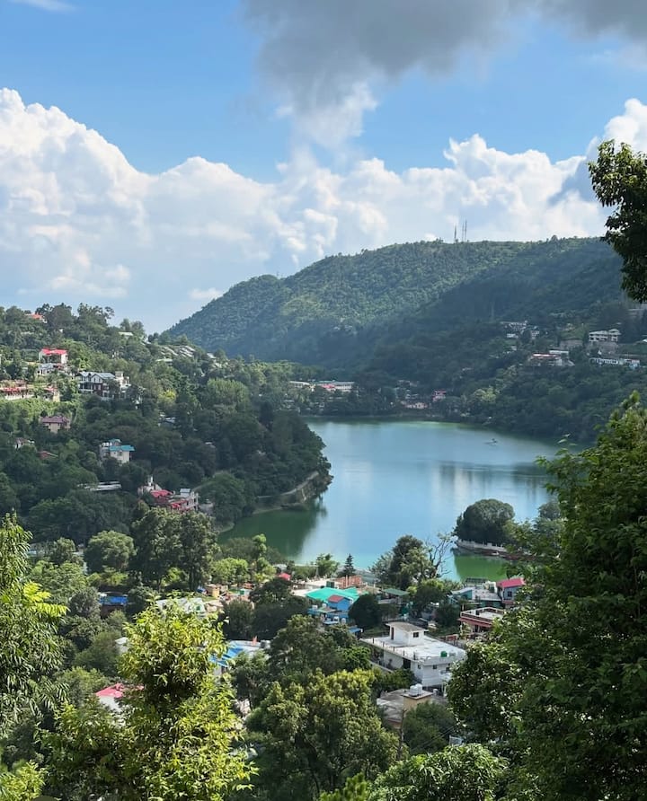 3 Br Lakeview Villa, Bhimtal - Bhimtal