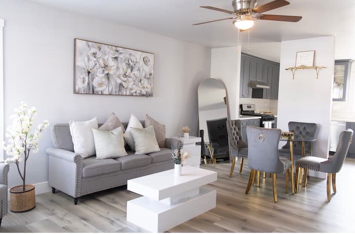 The Luxe Casa.

Located In Central Fresno! - Fresno, CA
