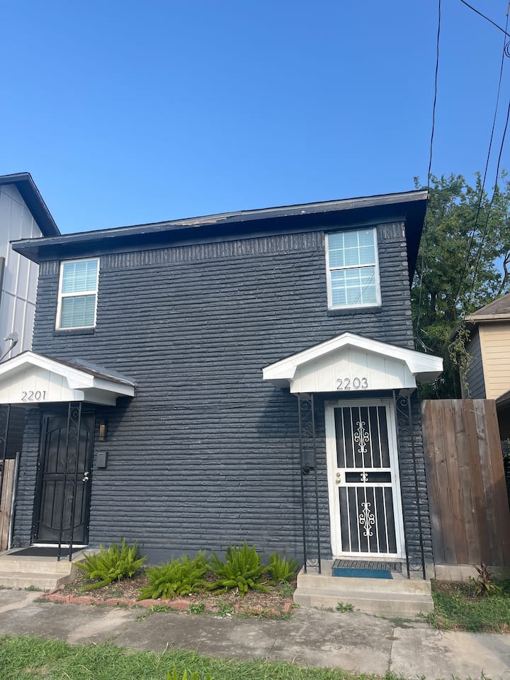 City Living Downstairs Apt - 