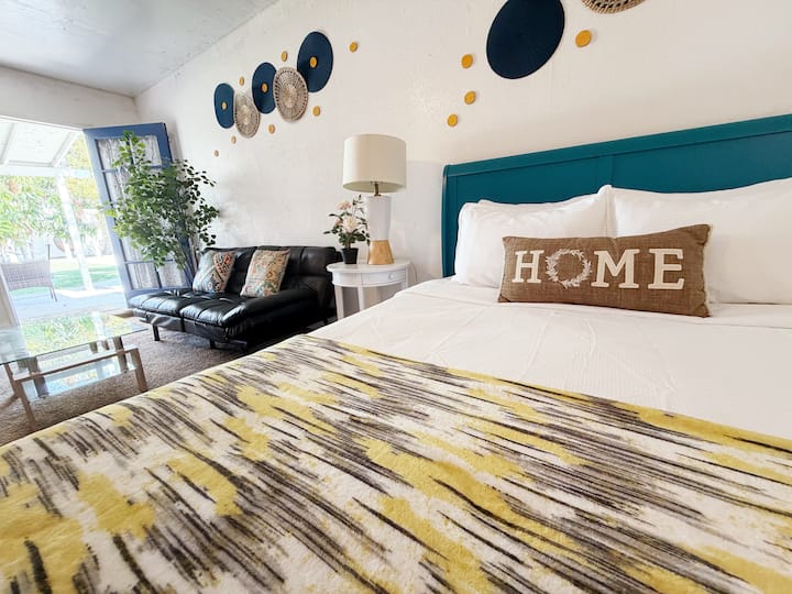 Convenient Transportation To Downtown ,Disney … - Azusa, CA