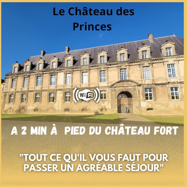 Château Des Princes " Fleur De Lys " - Sedan