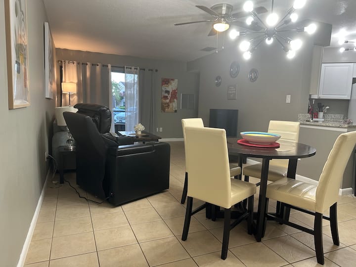 2 Bdrm Extended Chill Refuge - Orlando, FL