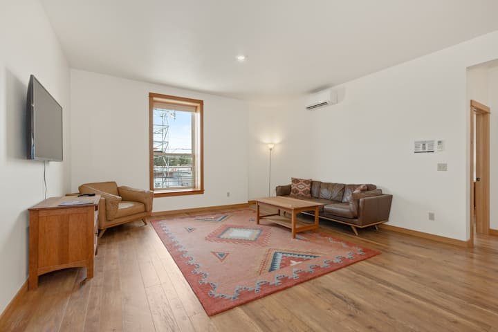 Bowlby Alley Apartment (Apt #1) - Joseph, OR