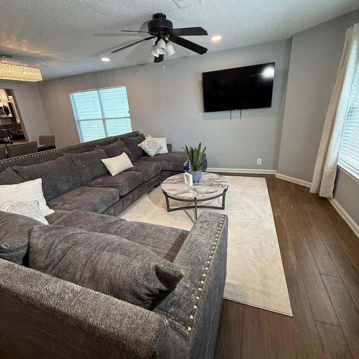 Cozy 4br Home—near Seaworld, Sixflags, Lacantera - Helotes, TX