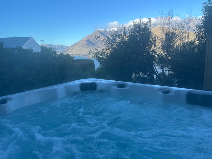 Lake And Mountain Views Spa 3bed 2 Bath - Queenstown