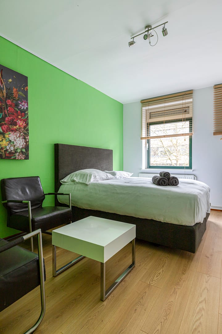 5. Small Luxe Private Apartment - Woerden