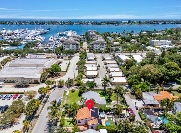 Entire 4/3 Waterside Villa & Cottage Hot Tub Wpb! - West Palm Beach, FL