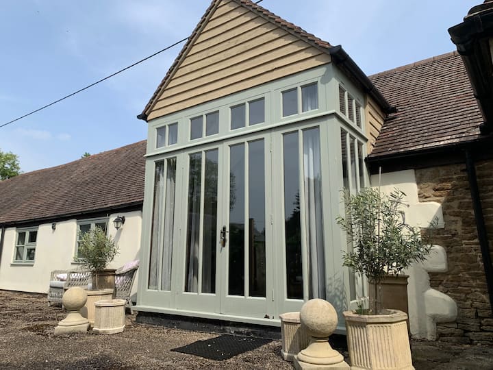 The Byre, Frilford, Abingdon. Barn Conversion - Wantage