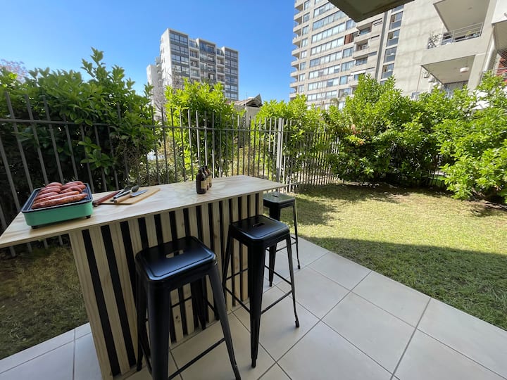 Depto Con Patio Y Full Comodidad + Estacionamiento - Macul