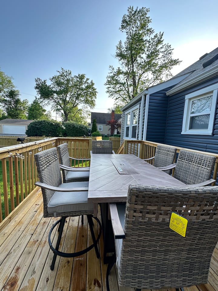 Derby Hq • 3br 2ba • Great For Groups + Parking - Louisville, KY
