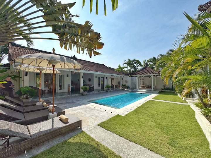 A 3br Tropical Oasis In Seminyak - Oberoi - Kuta