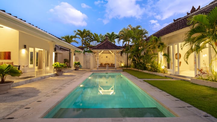 A 3br Tropical Oasis In Seminyak - Oberoi - Seminyak