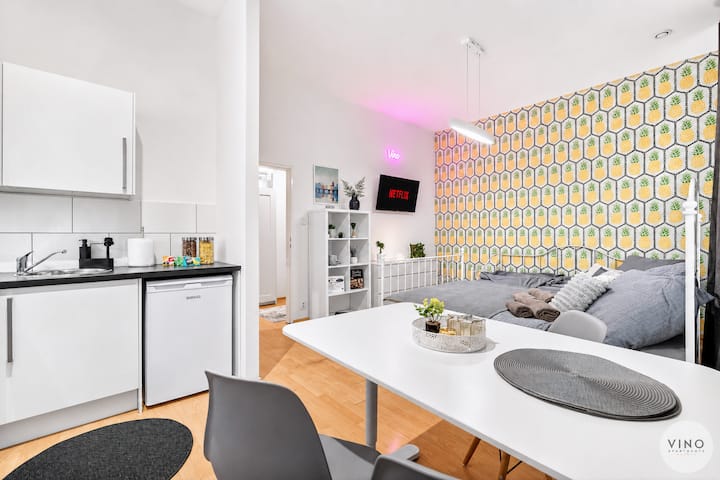 Charles Bridge Hideaway | Quiet Premium Stay - Prague
