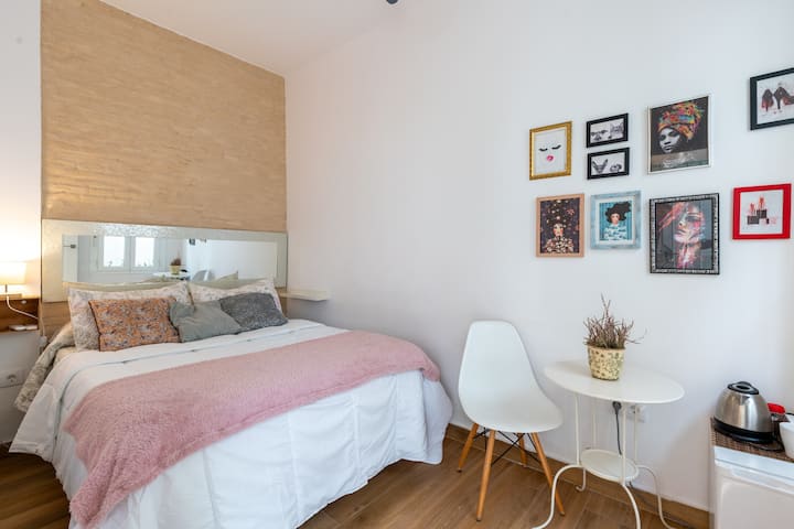 Estudio Cama Doble Baño  Triana Centro
N3 - Sevilla, España